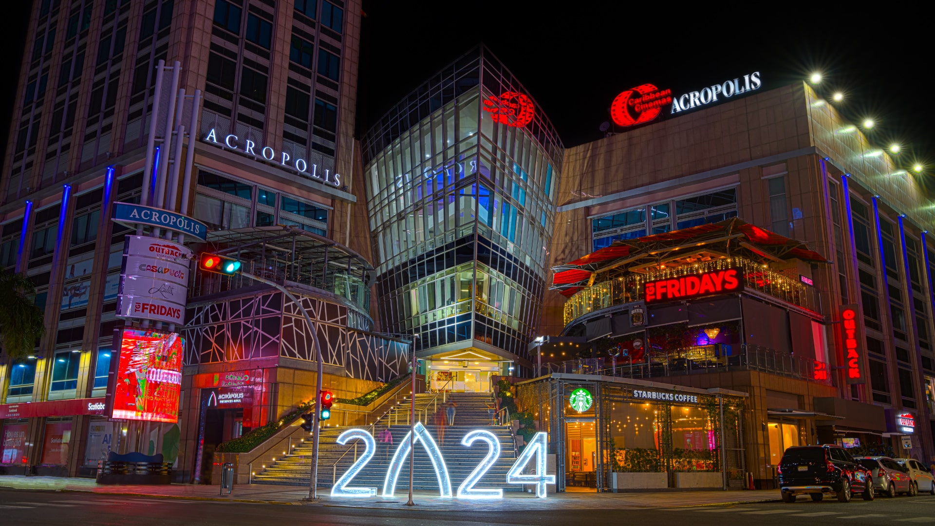 Primer Business Mall de República Dominicana - Acropolis